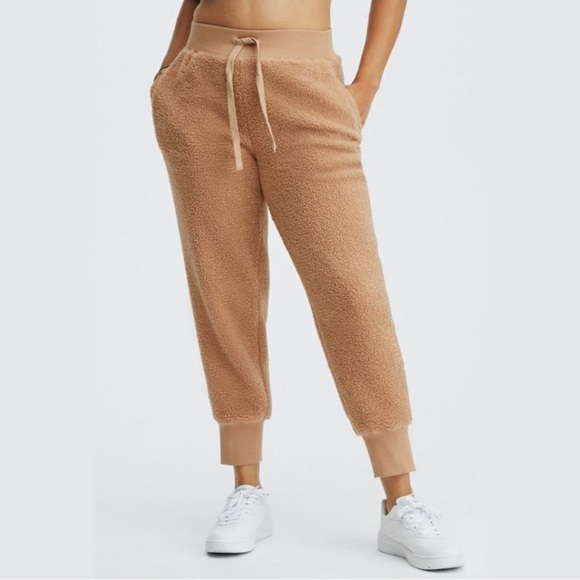 Fabletics | Pants & Jumpsuits | Fabletics 85 Womens Small Desert Tan ...